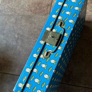 Disney | Toys | Antique Walt Disneys Alice In Wonderland Sewing Kit ...